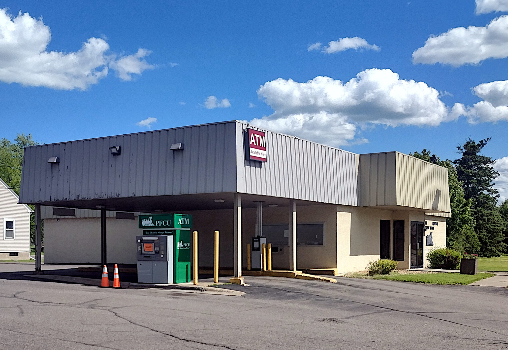 Thieves breach ATM with stolen truck, escape with $44,000 - Duluth Monitor